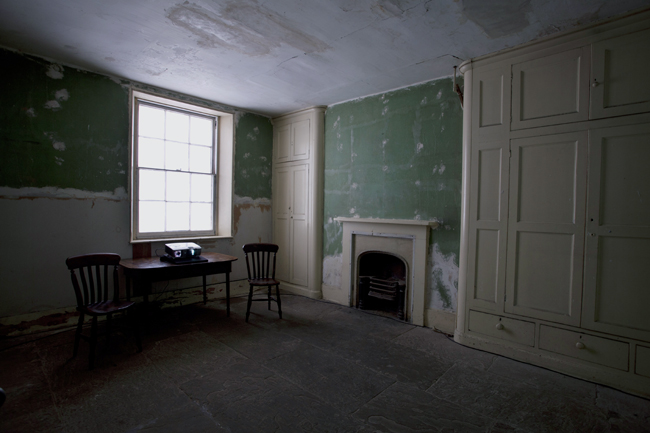 Emma Critchley / INSTALLATIONS / Resonance